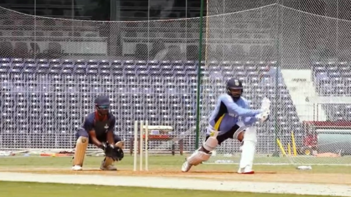 Rohit Sharma Practice Reverse Sweep: দেখুন, বাংলাদেশের স্পিনারদের ঠেকাতে নেটে রিভার্স সুইপ ...