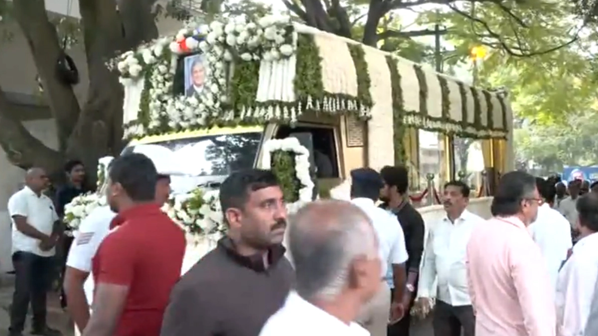 SM Krishna Passed Away: সুসজ্জিত গাড়িতে শেষ যাত্রায় কর্ণাটকের ...