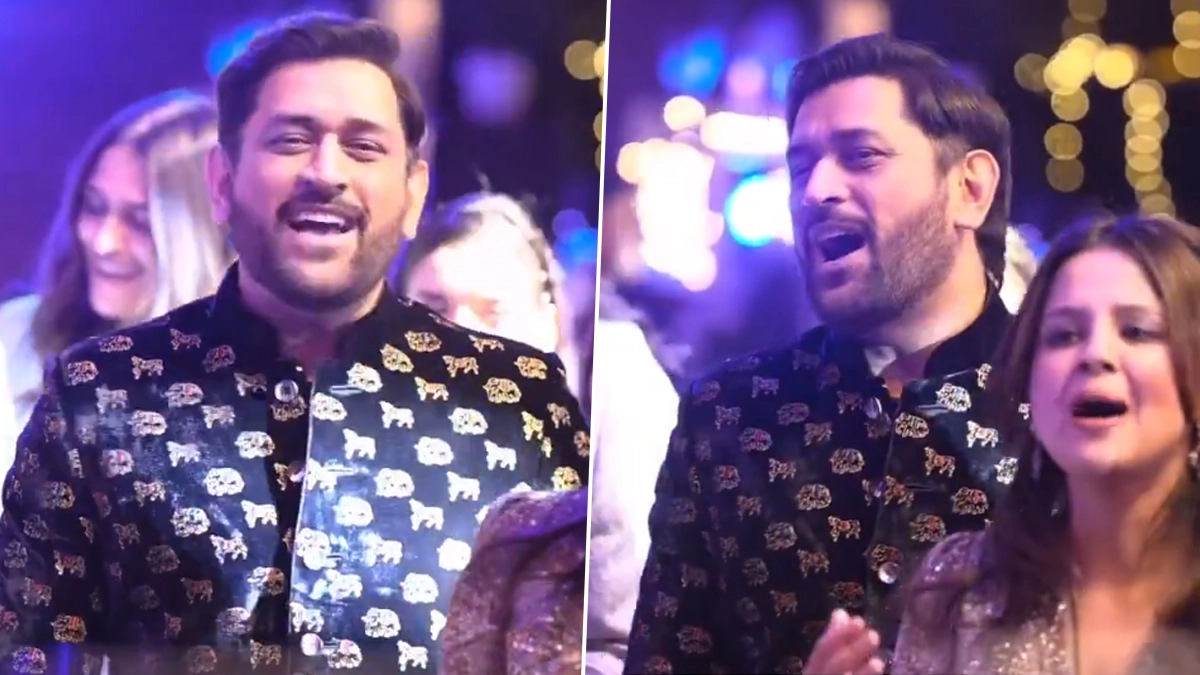 MS Dhoni Singing Video: দেখুন, ঋষভ পন্থের বোনের বিয়েতে গান গাইছেন এমএস ...
