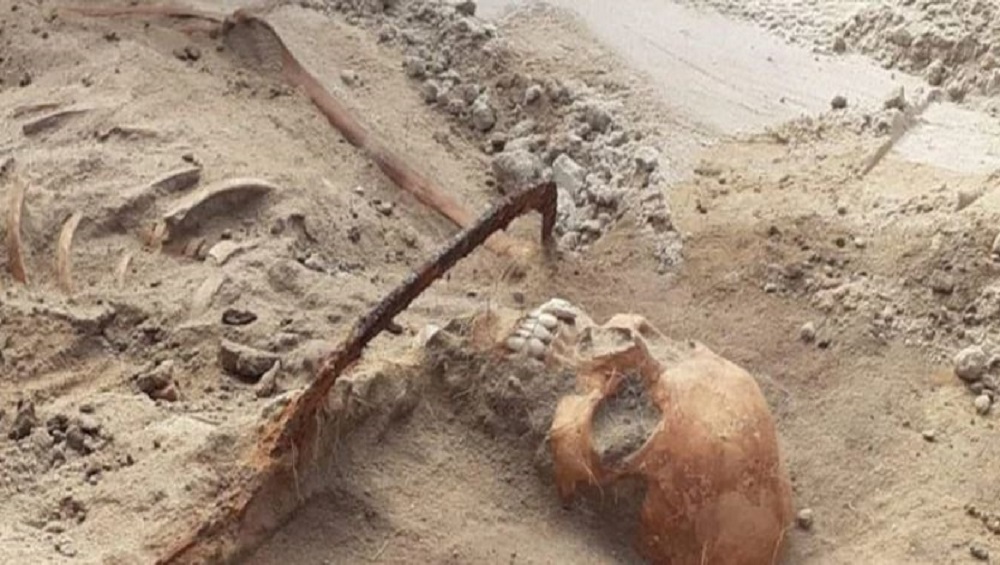Medieval 'Vampire' Found In Poland: গলায় হাসুয়া, পোলান্ডের গ্রামে ...