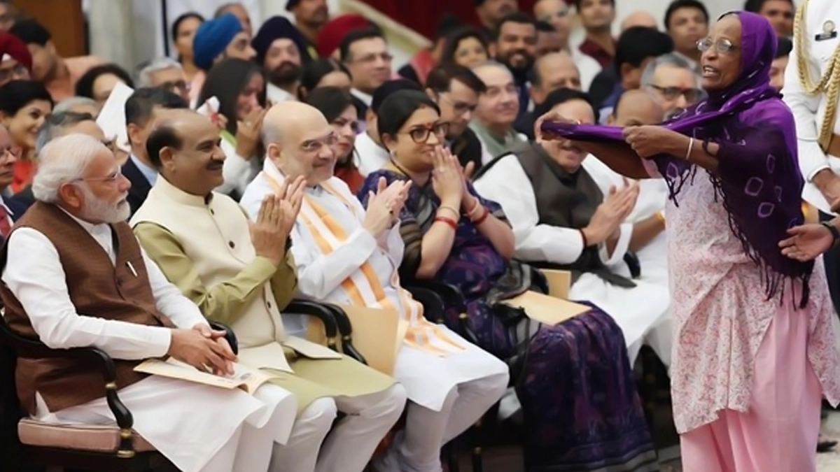 Hirabaiben Ibrahimbhai Lobi: 'আপনি আমাদের ঝোলা খুশিতে ভরে দিয়েছেন ...