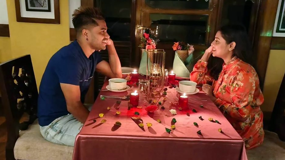 Geetashree Roy - Prabir Das: ফুটবলারের সঙ্গে অভিনেত্রীর প্রেম? ছবি ঘিরে ...