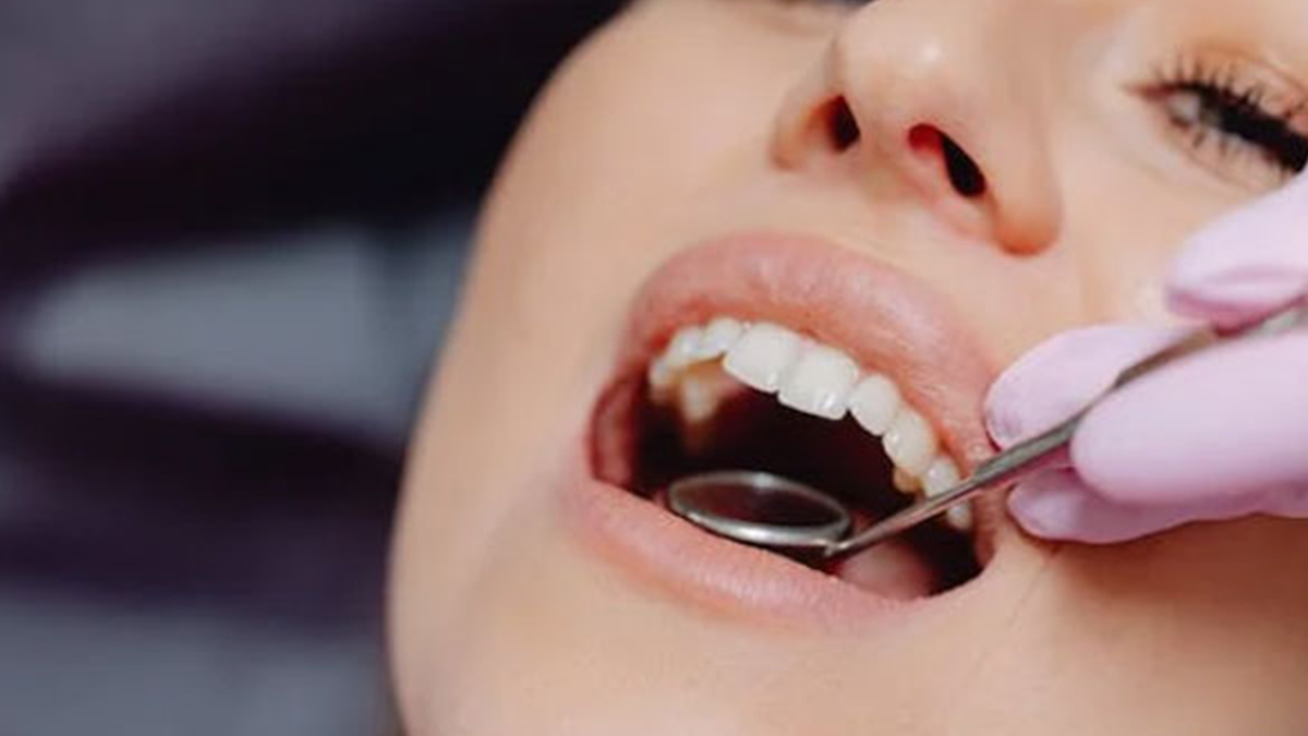 Dental Health: ব্রাশ করার সময় ভুল করেও করবেন এই ভুল, ভেঙে যাবে সব দাঁত ...