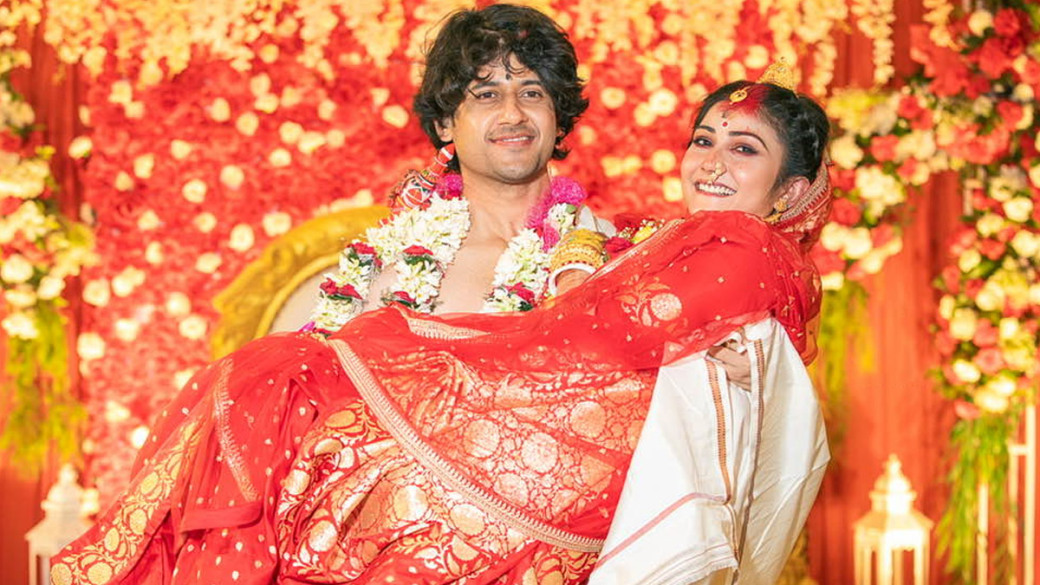 Adrit Roy - kaushambi Chakraborty: বিয়ের পর কৌশাম্বিকে কোলে তুলে নিলেন ...